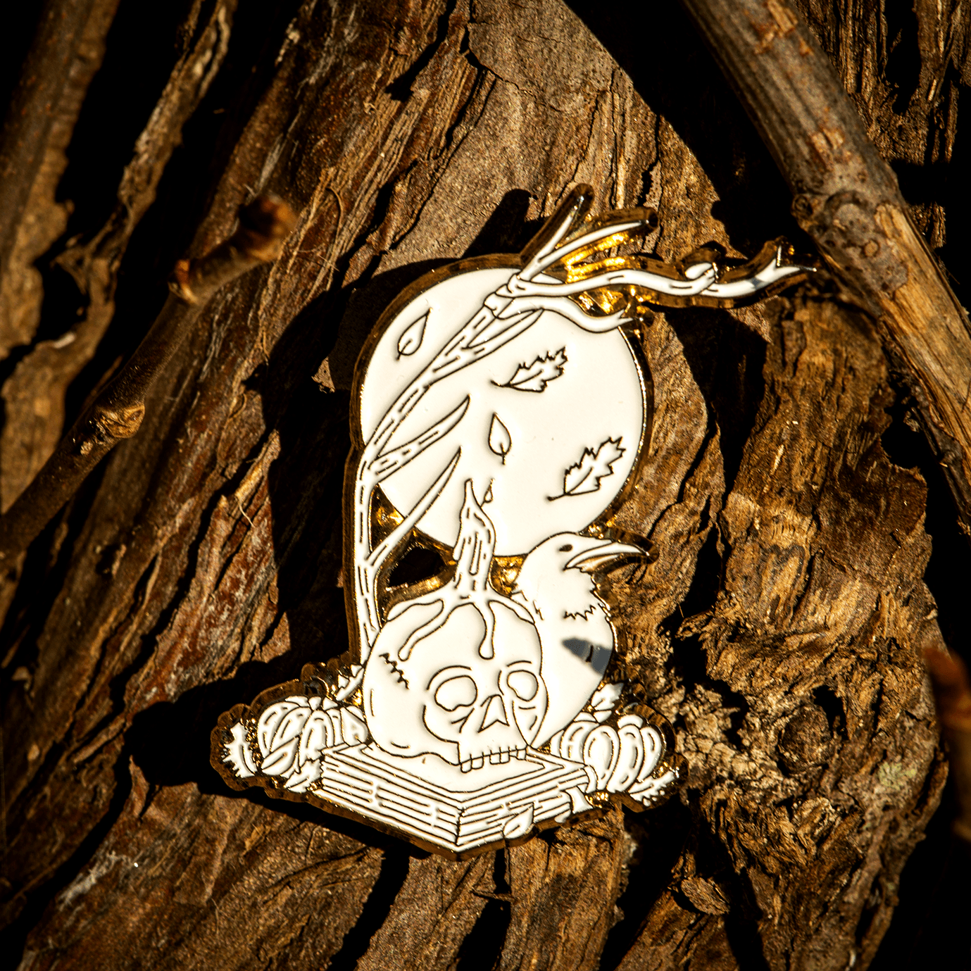 Whiteout Skrandle by Vlad Hat | Gold Club Pin